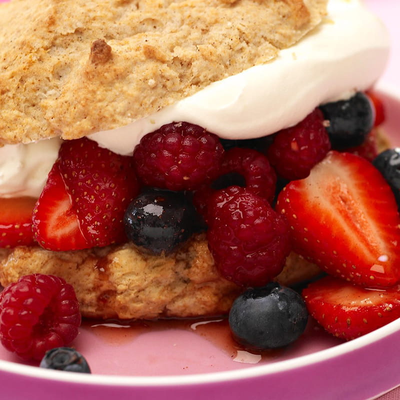 SPICED TRIPLE BERRY SHORTCAKES | McCormickAsia.com