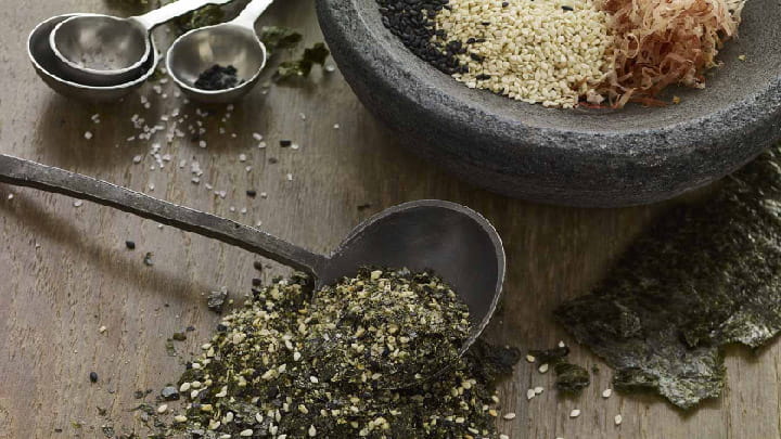 Homemade Japanese Furikake Seasoning | McCormick Flavour Solutions
