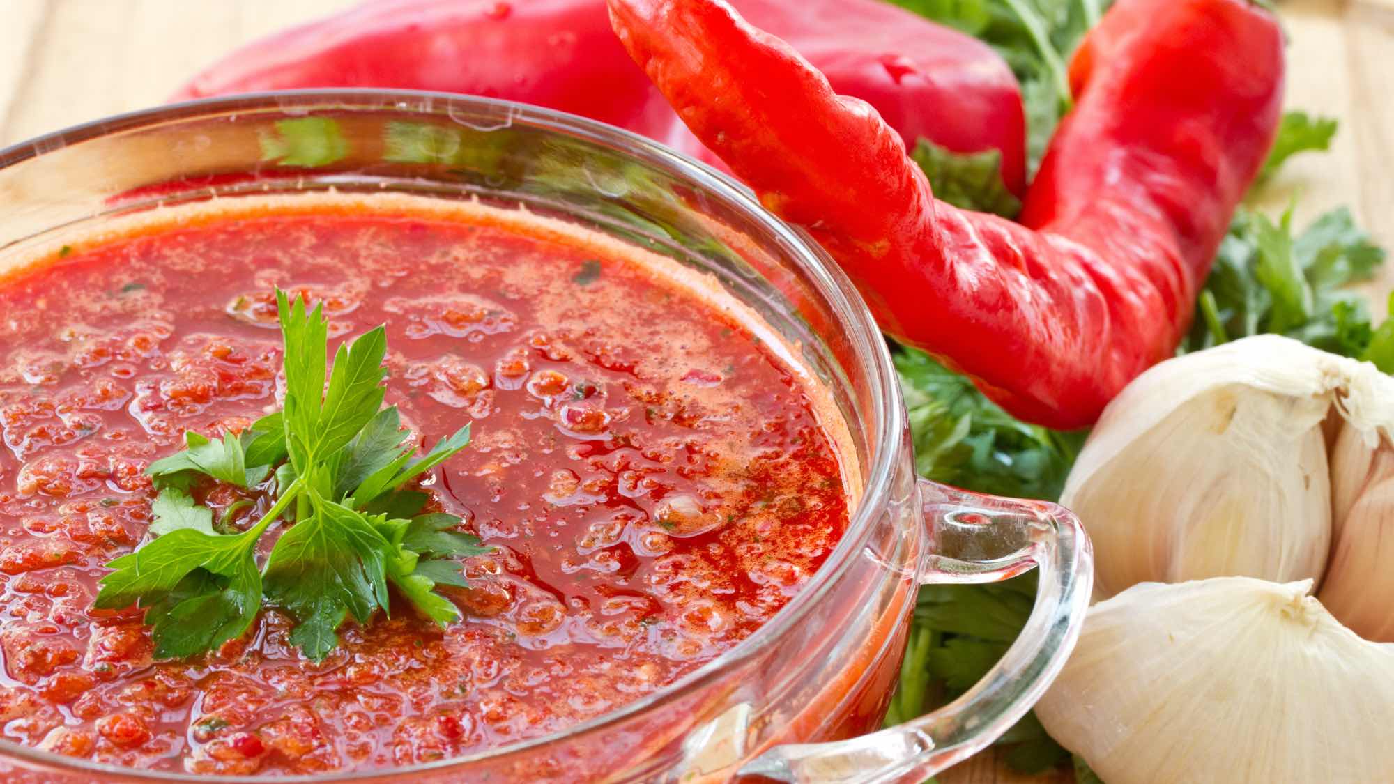 Azjatycki rosół Hot Pot z ostrym sosem chili | Kamis