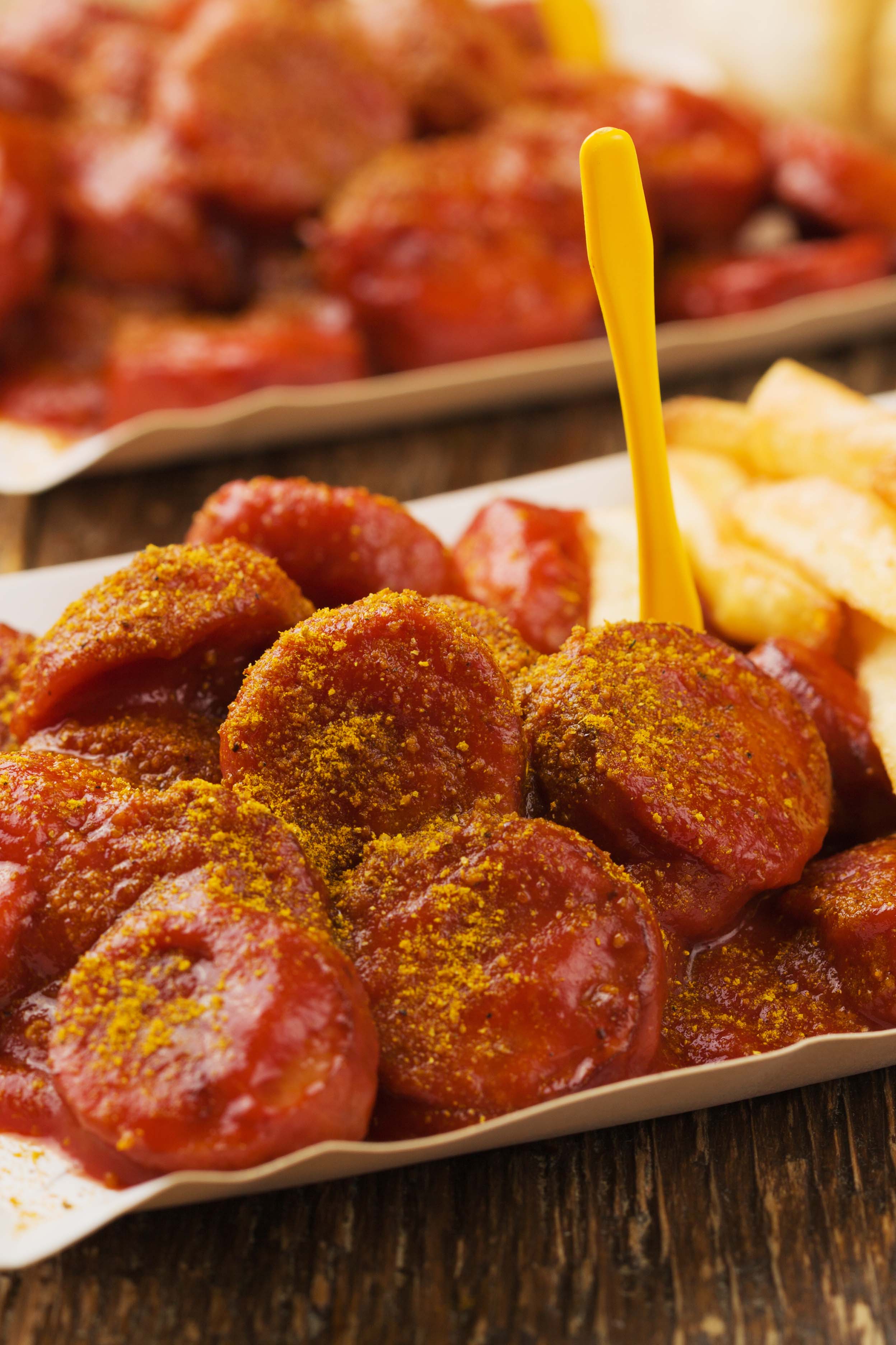 Przepis na kiełbasę w curry - niemiecki currywurst | Kamis
